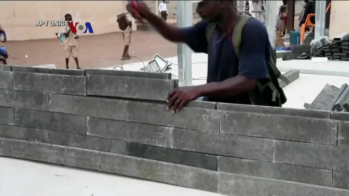 Batu Bata Plastik untuk Membangun Sekolah