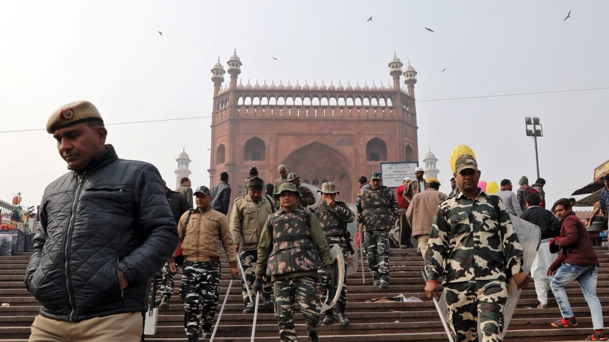 In India, More Police, Less Internet Ahead of Planned Protests