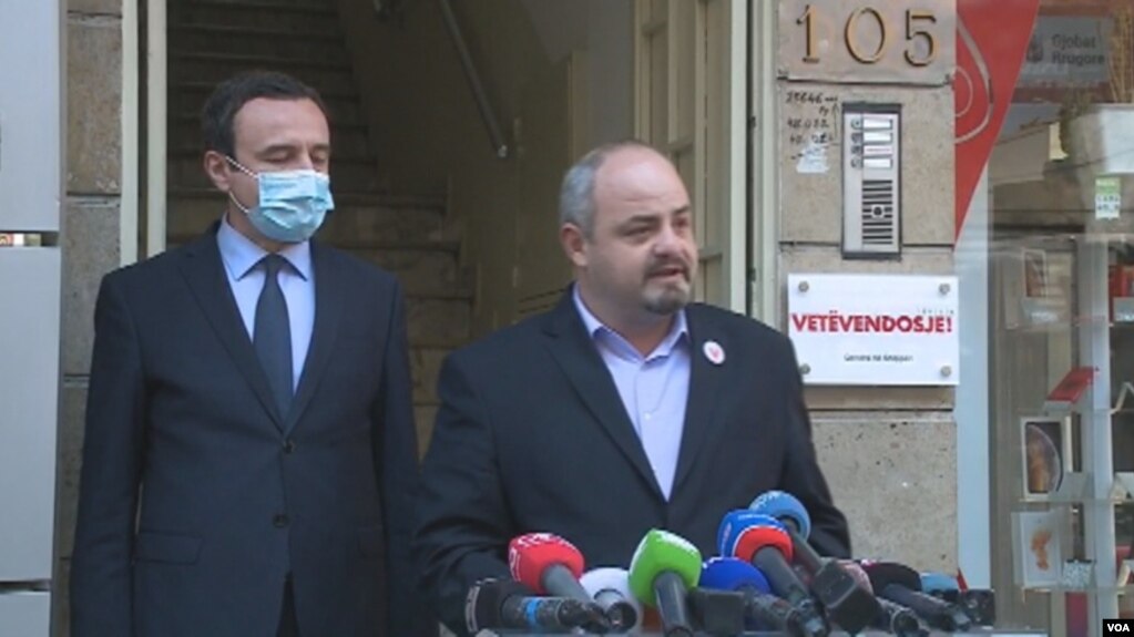 Kurti në Shqipëri për të prezantuar kandidatët e Vetvendosjes në ... Kurti në Shqipëri për të prezantuar kandidatët e Vetvendosjes në ...