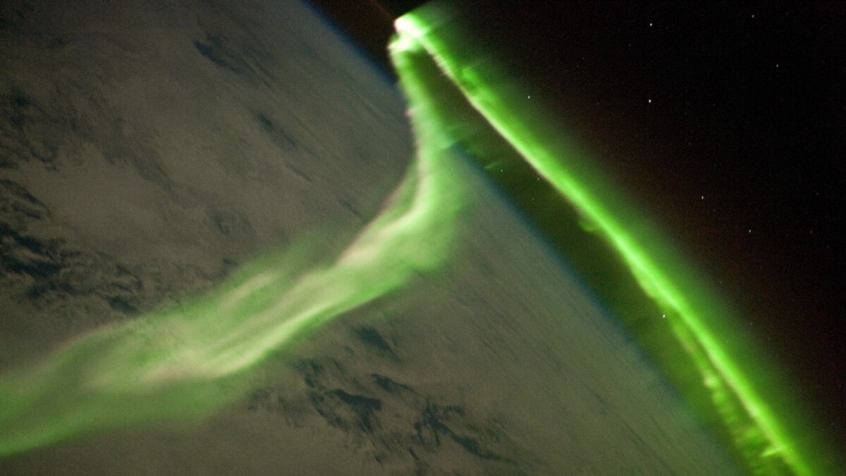 US Space Weather Center Issues Geomagnetic Storm Watch US Space Weather Center Issues Geomagnetic Storm Watch
