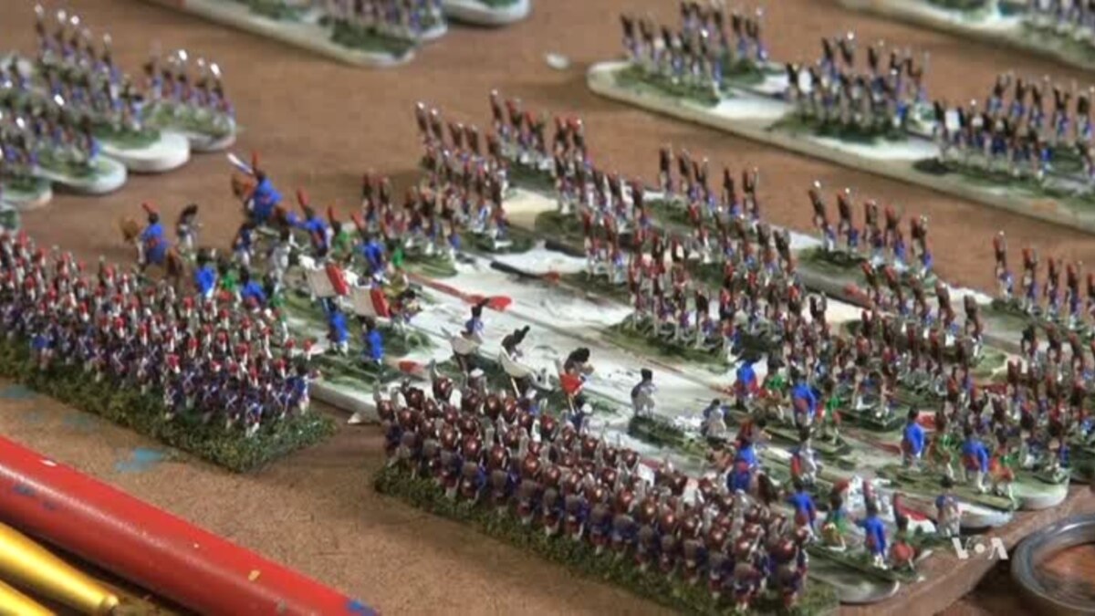 Army of Tiny Soldiers Replicates Battle of Waterloo