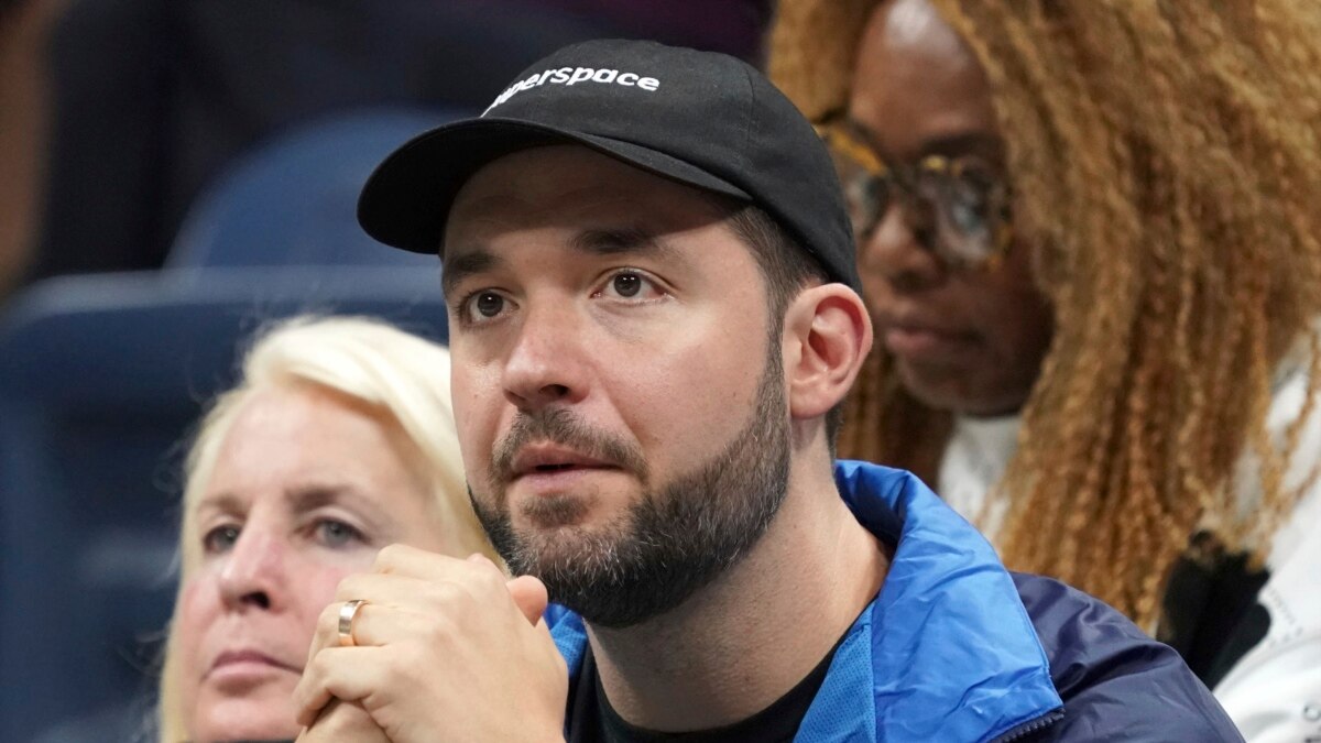 Reddit Co-Founder Leaves Board, Urges Black Replacement