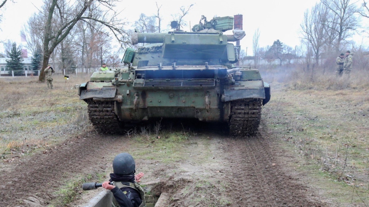 In East Ukraine, a Web Designer Learns How to Ambush a Tank