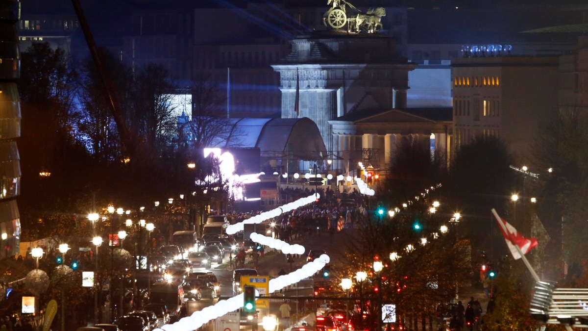 The Fall of the Berlin Wall: 25 Years Later
