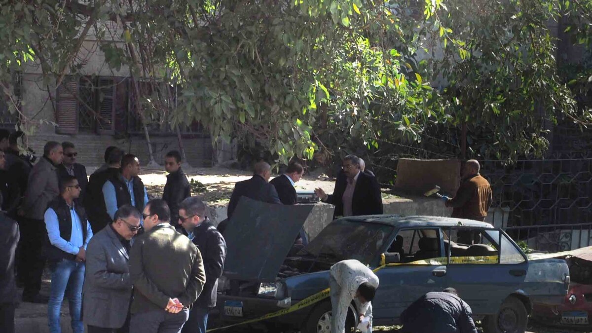 Cairo Blast Kills 6 Police Officers