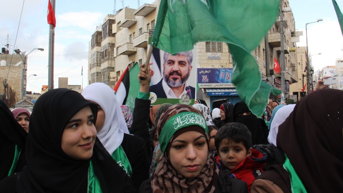 Thousands of Hamas Supporters Rally in West Bank