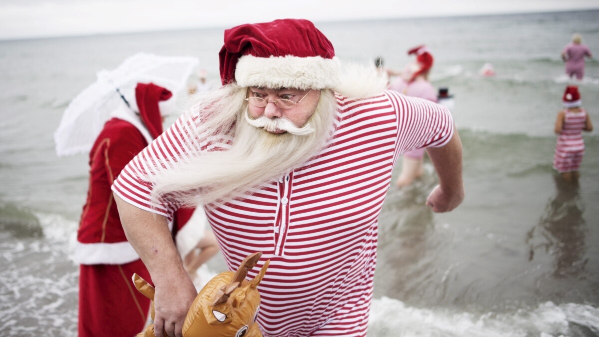Santa Claus Congress Opens in Denmark