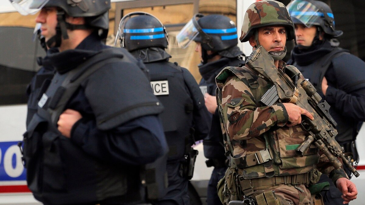 Two Killed in Paris Raid, Terror Leader's Fate Unknown