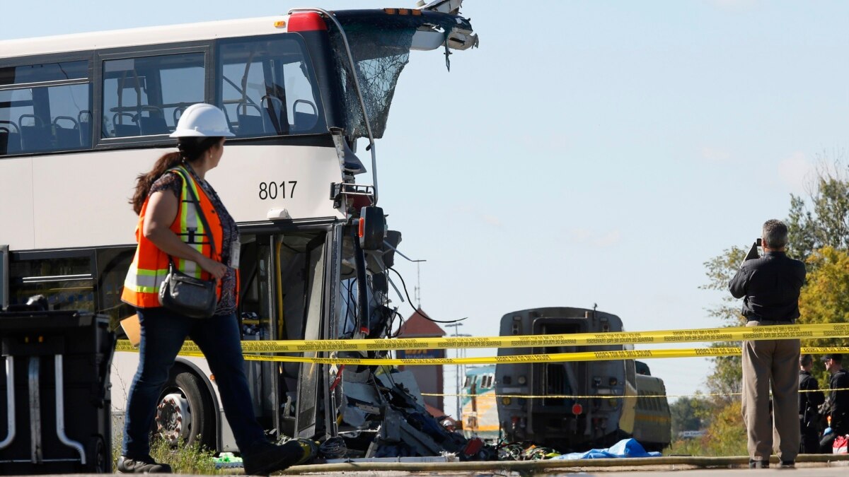 Train, Bus Collision Kills 6 in Canada