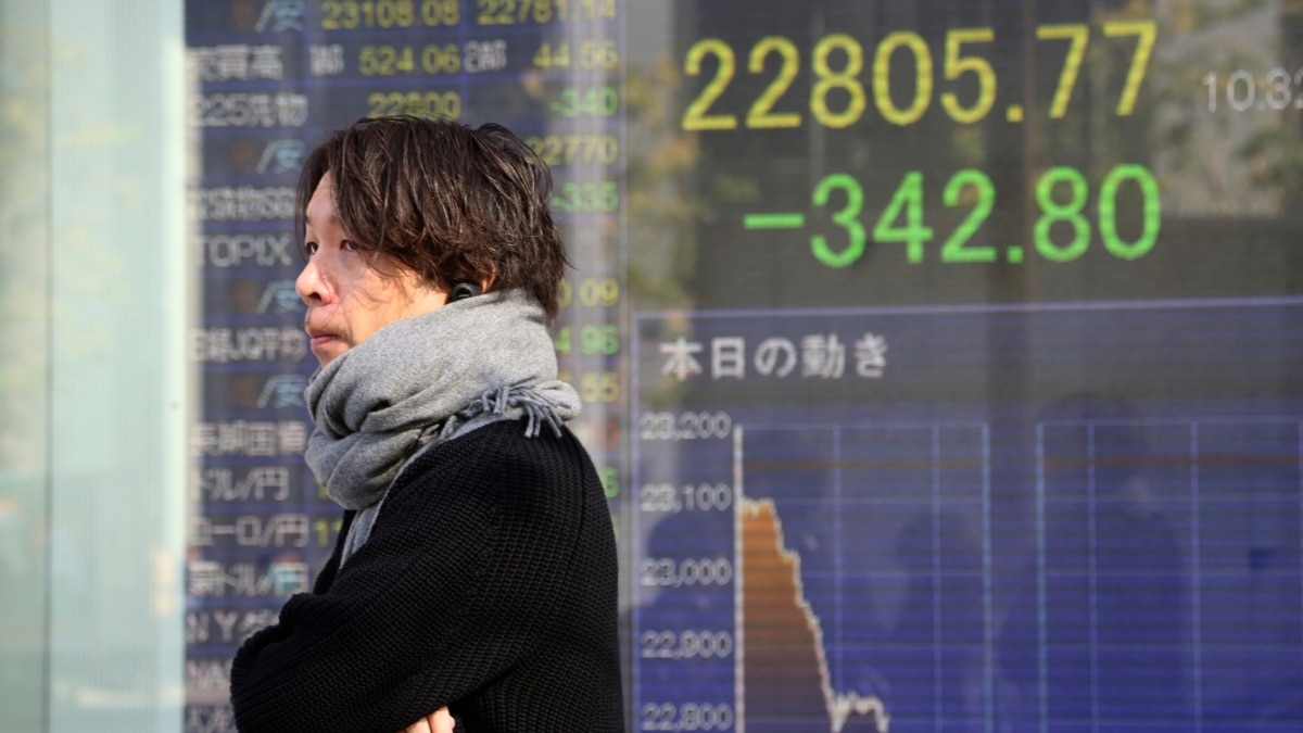 Global Economy Risks Extended Period Of Low Growth Oecd Warns