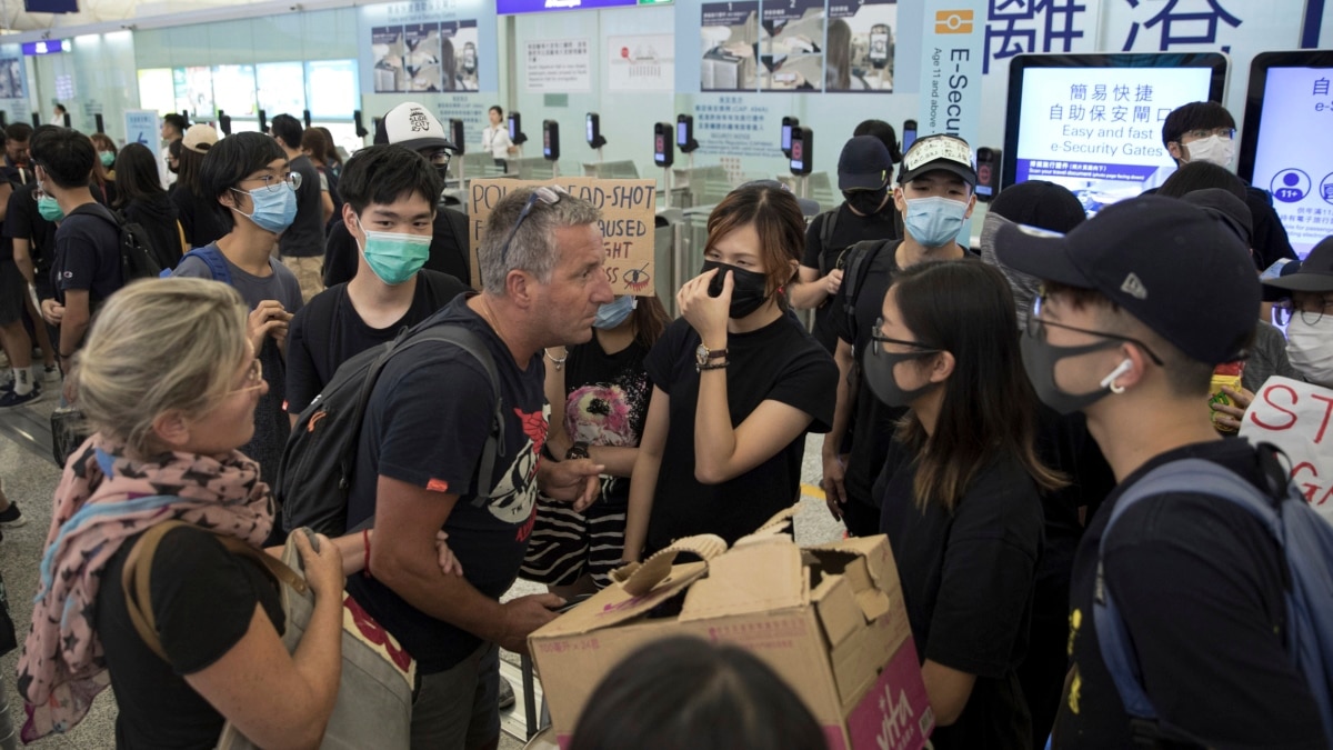 VOA Asia – China considers how to quell Hong Kong protests