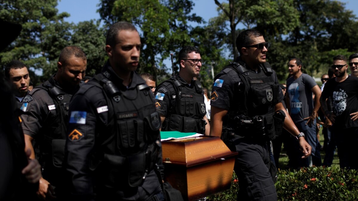 At Least 7 Die in Rio Police Shootout as Army Takeover Drags On