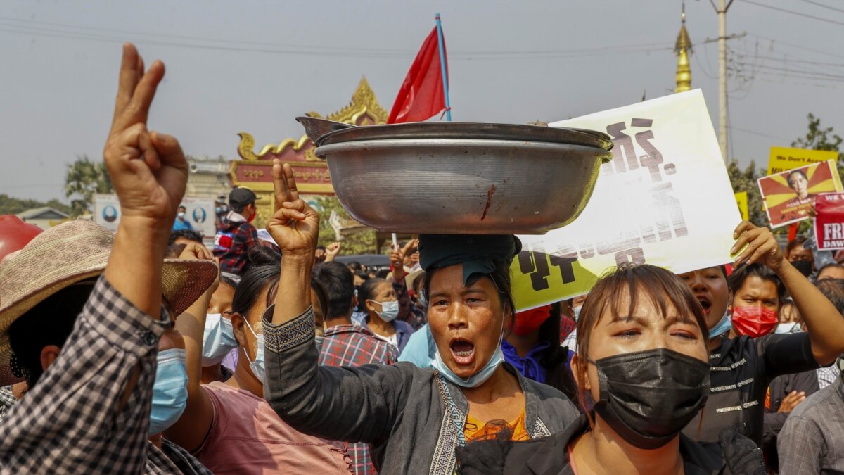 VOA Asia - Praise for Myanmar protesters