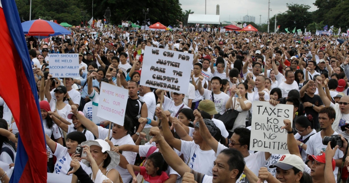 Filipinos Protest Government Corruption