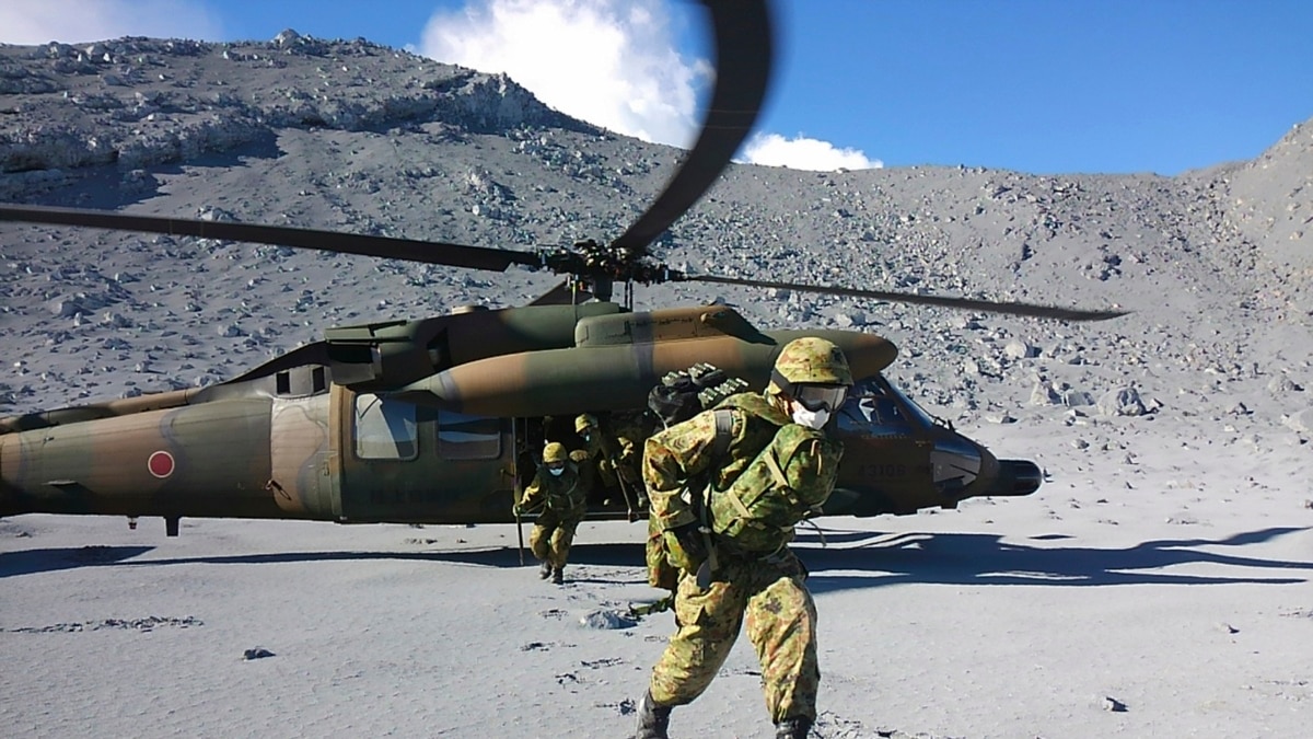 Japan Rescue Search for Victims of Mount Ontake Volcano Eruption