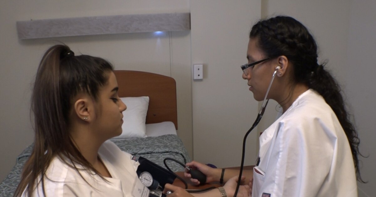 Nurse Assistant Program Gives Students Hands-on Training