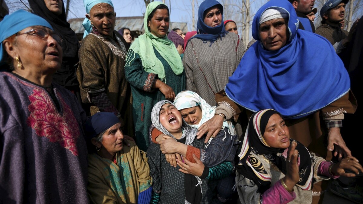 Indian Army: Troops Kill 3 Rebels in Gunbattle in Kashmir