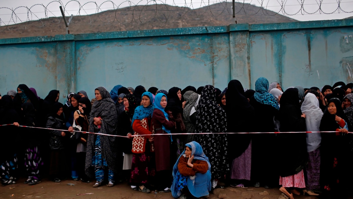 Pioneering VOA Broadcaster Spozhmai Maiwandi Dies at 68