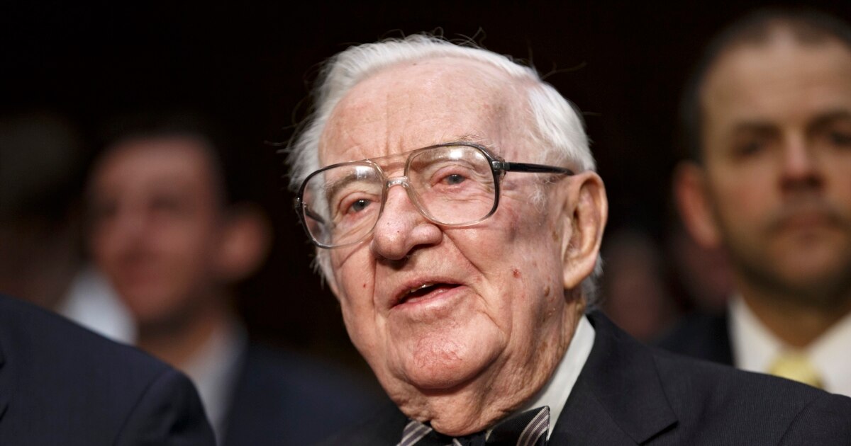 Retired Supreme Court Justice Stevens: Repeal the 2nd Amendment