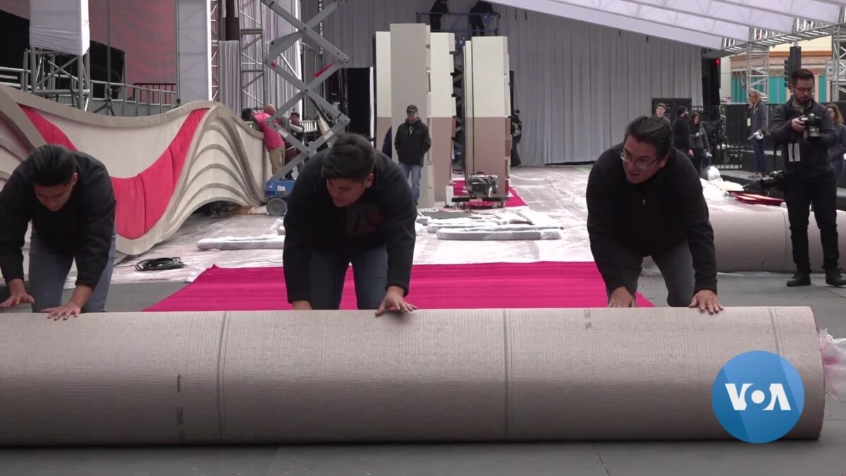 Hollywood Rolling Out Red Carpet for Oscars