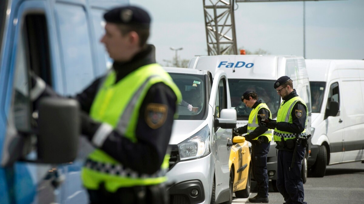 EU Border Controls Could Be Extended in Crisis, Commission Says
