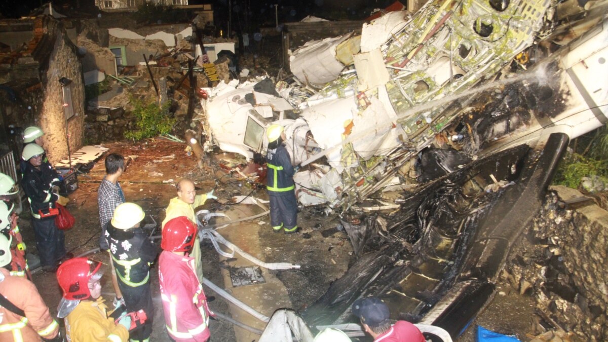 TransAsia Airways Plane Crashes on Landing in Taiwan