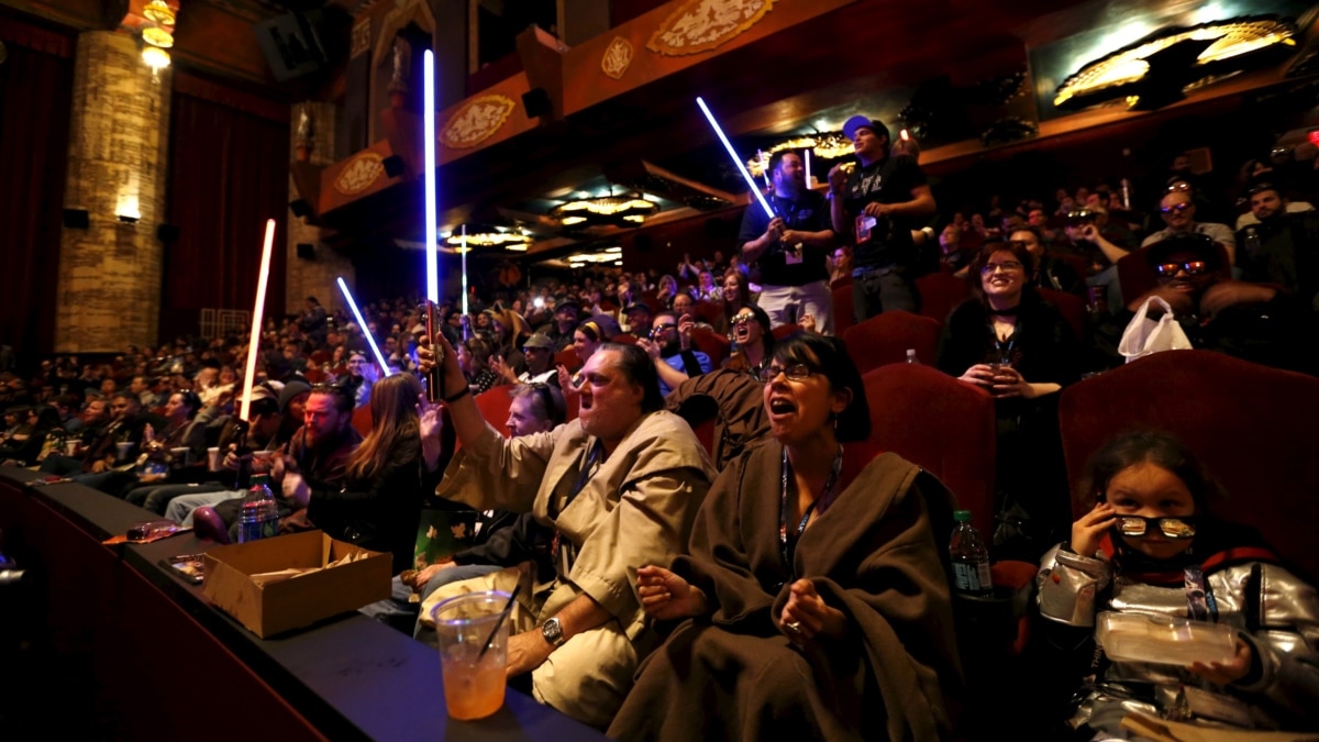 Star Wars Becomes Top Grossing North American Film Ever