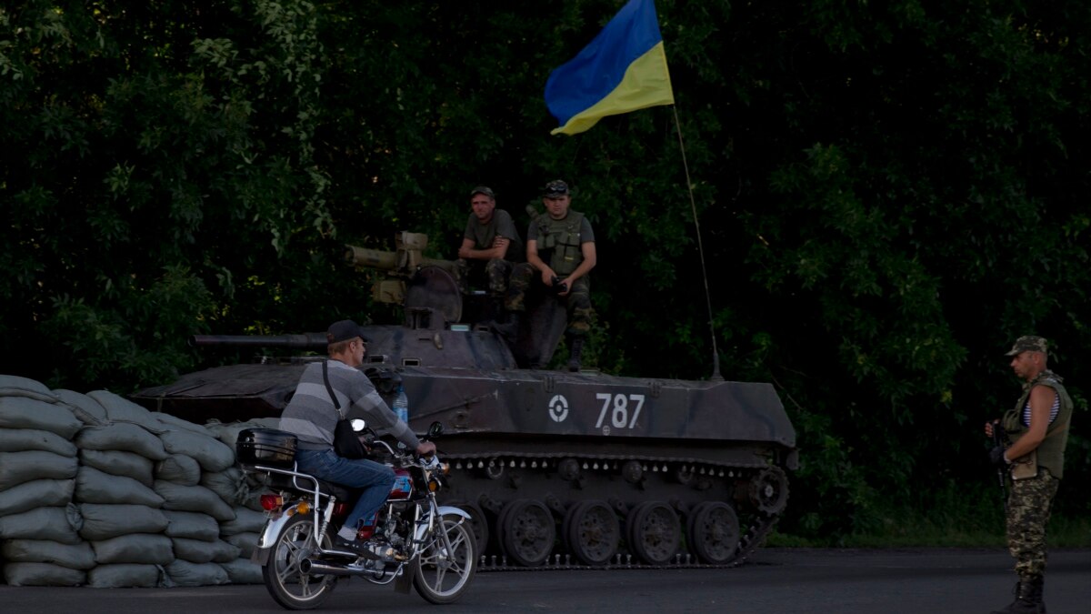 Ukraine Mulls Security, Including Building Wall Along Russia Border