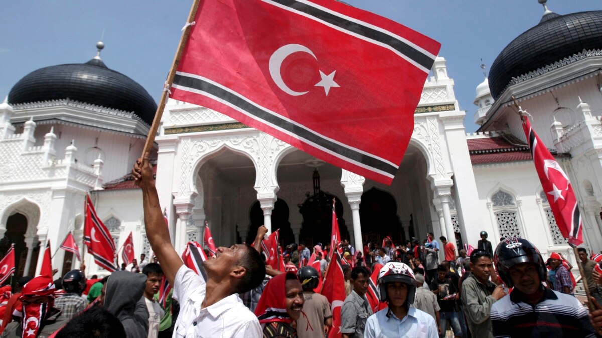 Indonesia Flag Dispute Revives Separatist Fears