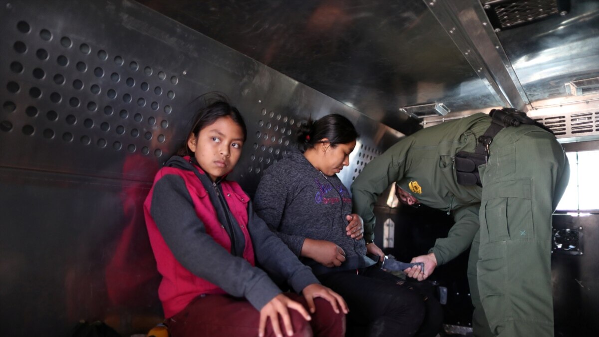 US Border Agents Find Dozens of Migrants Inside Produce Truck