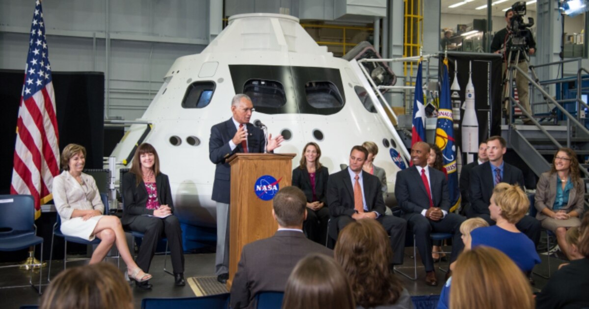NASA Looks to the Future, Back at its Past