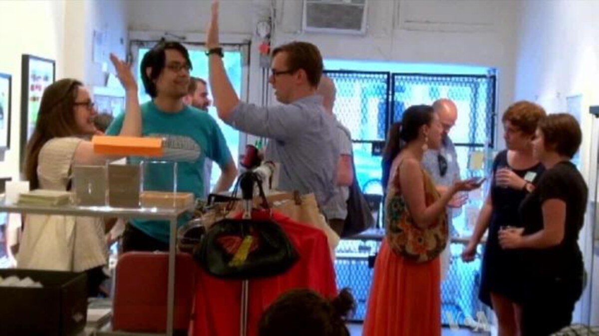 'Cash Mob' Phenomenon Supports Local Business