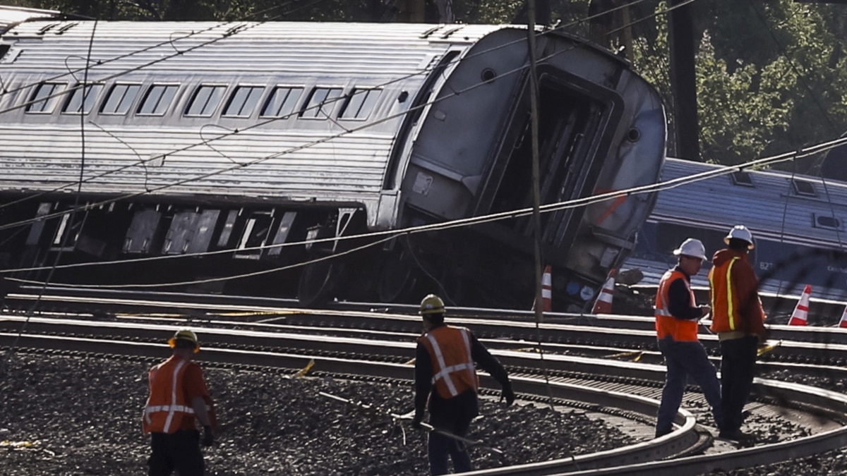 Passenger Train Derails Near Philadelphia