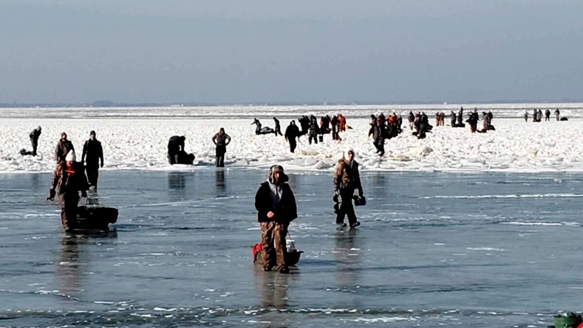 Dozens Rescued After Being Trapped on Lake Erie Ice Floe