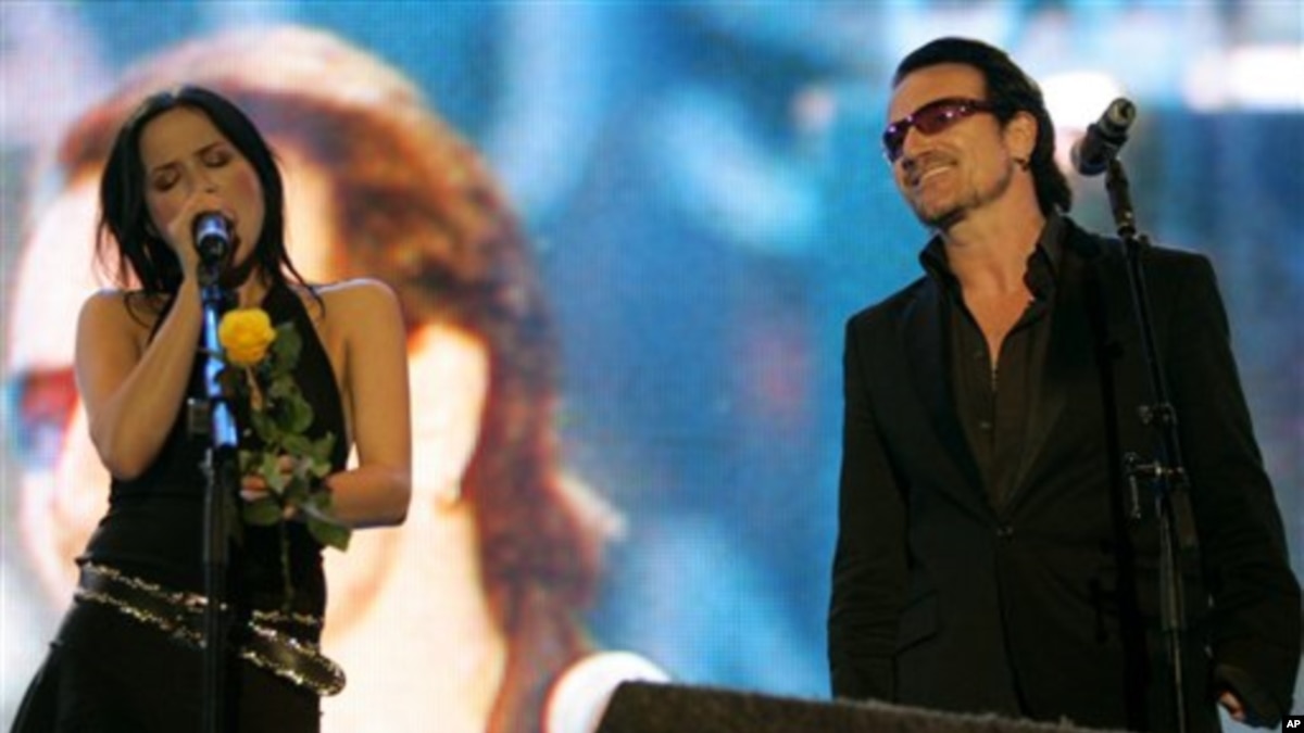 'Summer Wine' by The Corrs & Bono