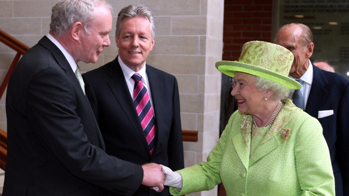 British Queen Shakes Hand of Former IRA Leader