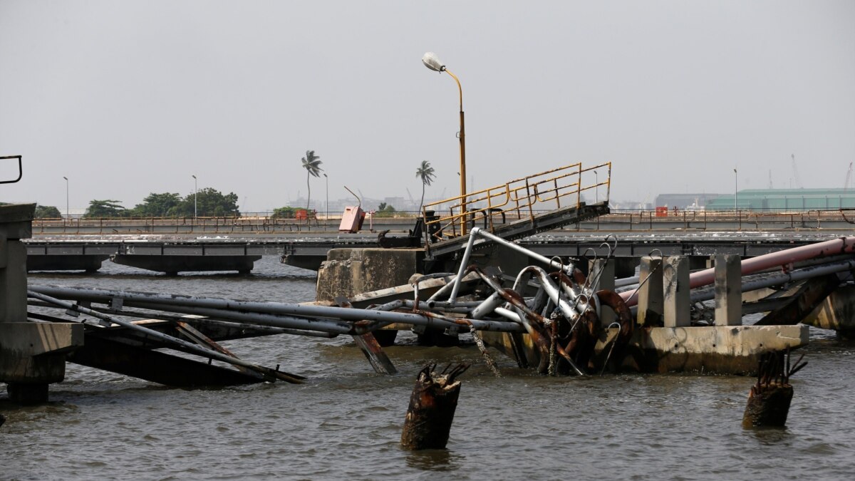 Nigeria Pushes to Legalize Illicit Refineries in Restive Delta Oil Region