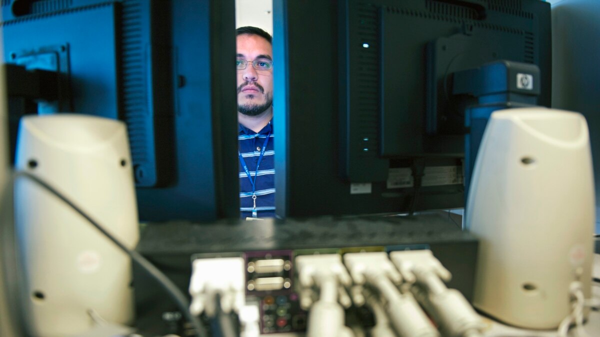 Report: Pentagon Weapons Systems Vulnerable to Cyberattacks Report: Pentagon Weapons Systems Vulnerable to Cyberattacks