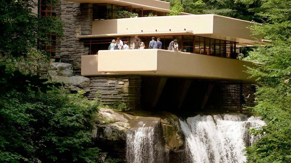 A Thinker Who Redefined US Architecture Receives International Honor