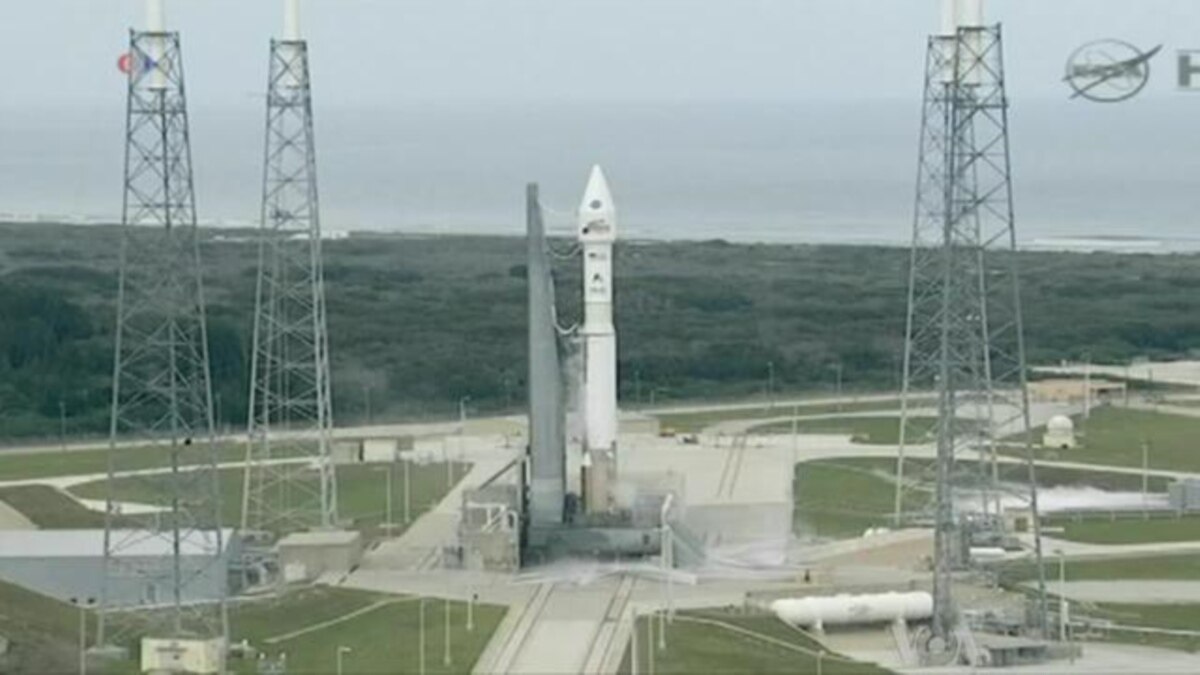 Launch of Maven satellite