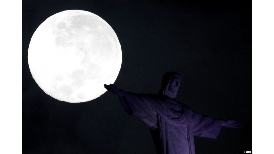 Christ The Redeemer Moon