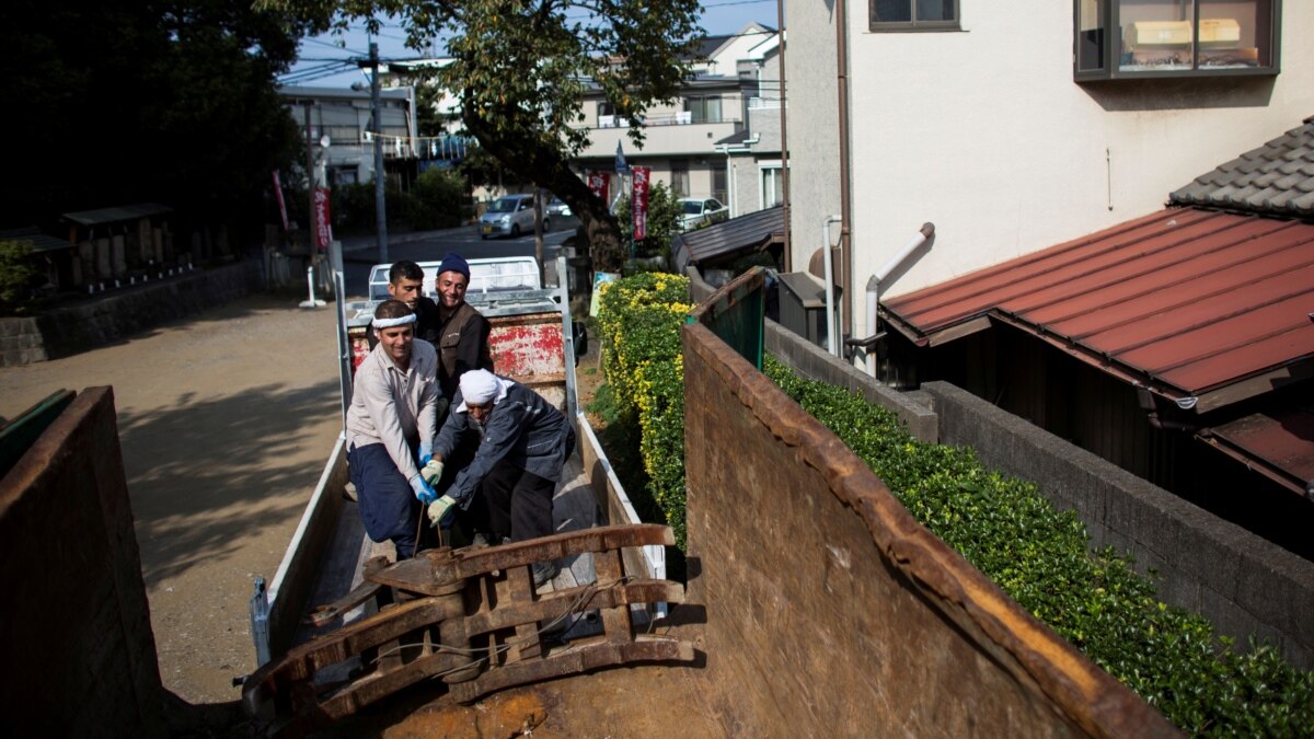 Japan’s Foreign Workforce Tops 1 Million for First Time