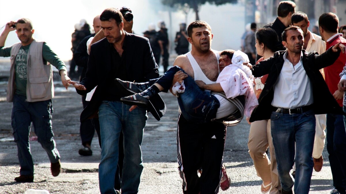 Protests Roil Turkey Amid Islamic State Push on Kobani