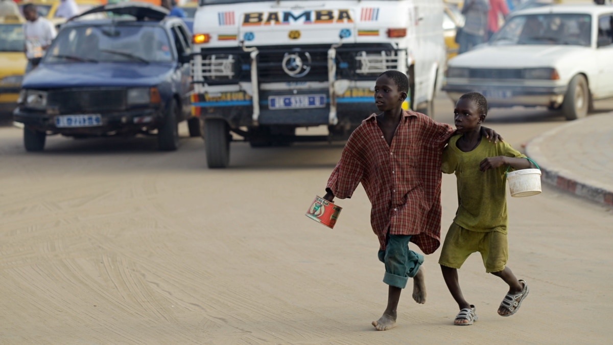 Macky Sall ne veut plus d'enfants talibés au Sénégal Macky Sall ne veut plus d'enfants talibés au Sénégal