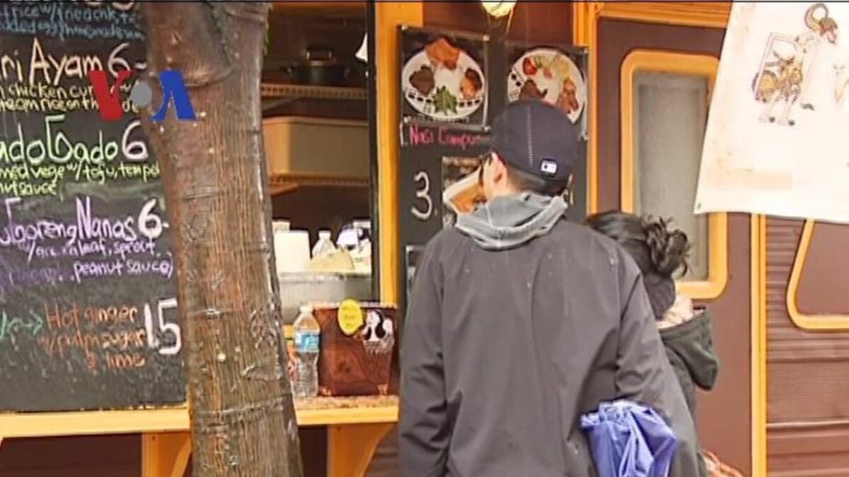 Gerobak Makanan 'Wayang House' - Liputan Feature VOA