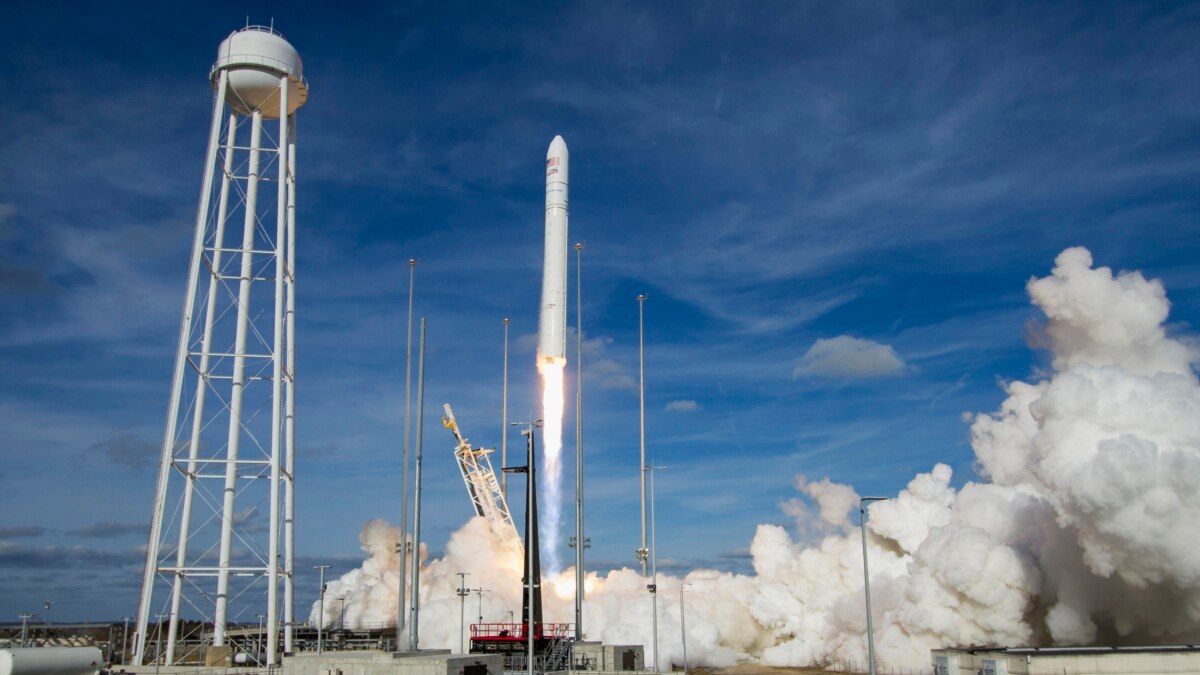 Pasokan Stasiun Luar Angkasa Diluncurkan Termasuk Peralatan untuk Pizza