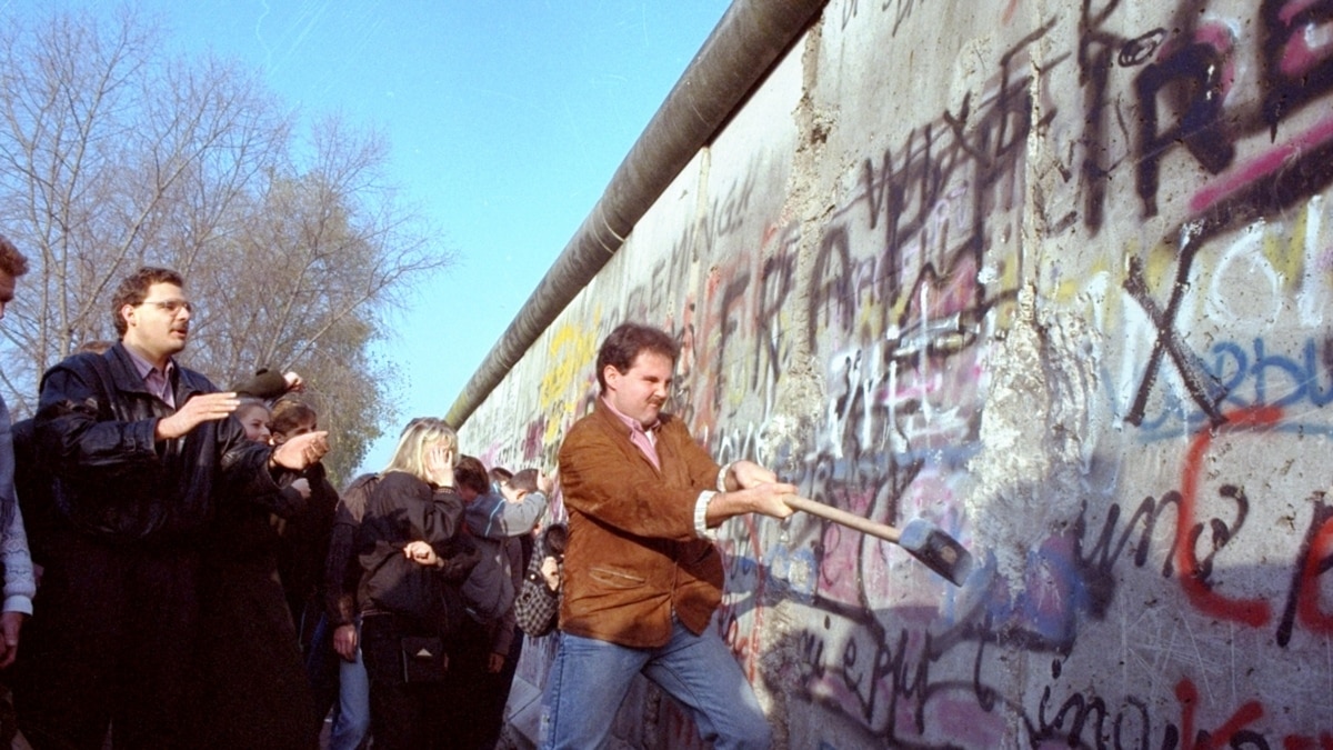 Remembering the Fall of the Berlin Wall
