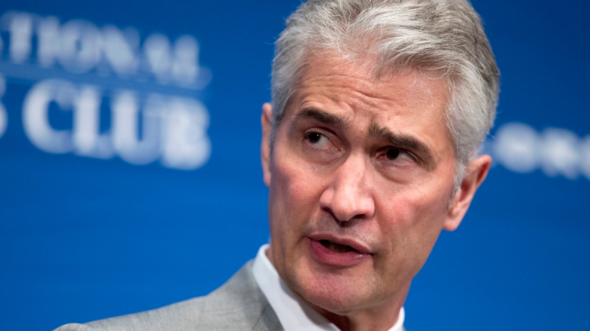 United Airlines CEO Steps Down Amid Federal Investigation