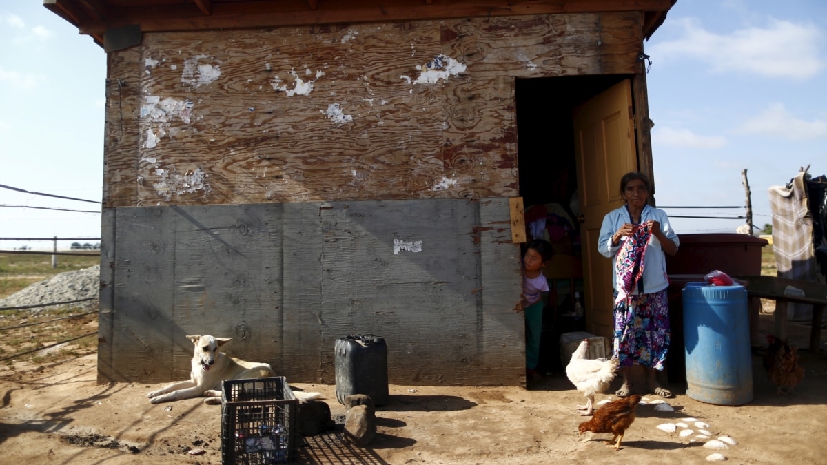 Mexico: Poverty Rate Rose to 46.2 Percent in 2014