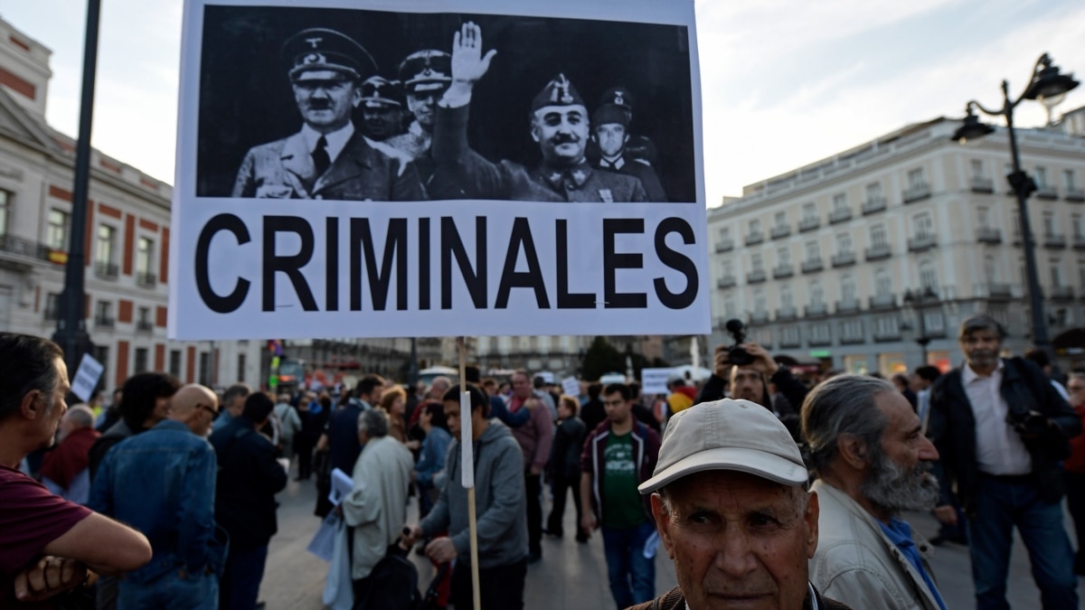 Protesters March Against Burying Franco in Madrid Catholic Cathedral